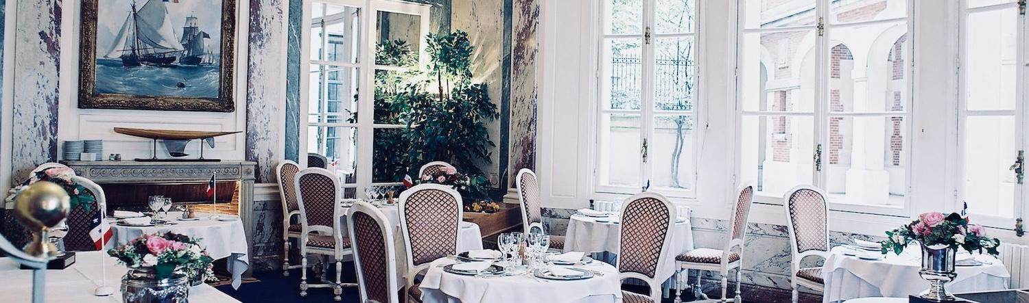 Royal Ocean Racing Club - London Clubhouse